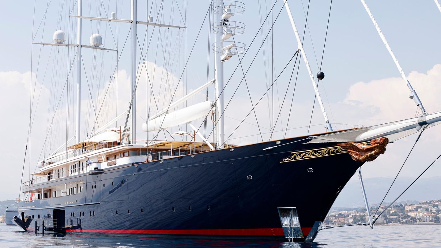 Jeff Bezos' Mega-Yacht „Koru“ ist selbst in den USA ein Gigant - Capital.de