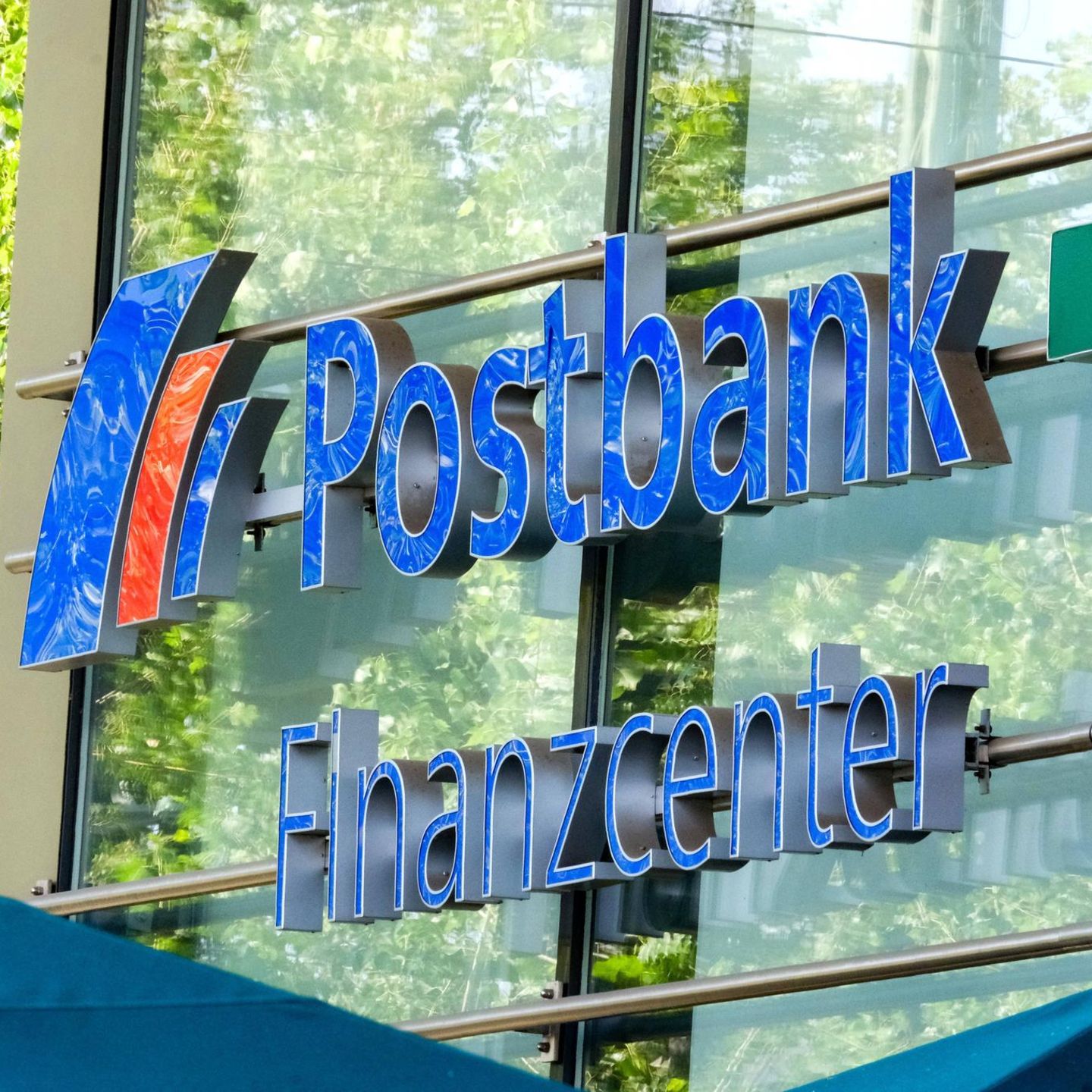 Postbank Immobilien Logo