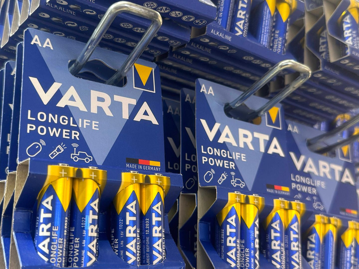 Varta Battery Logo