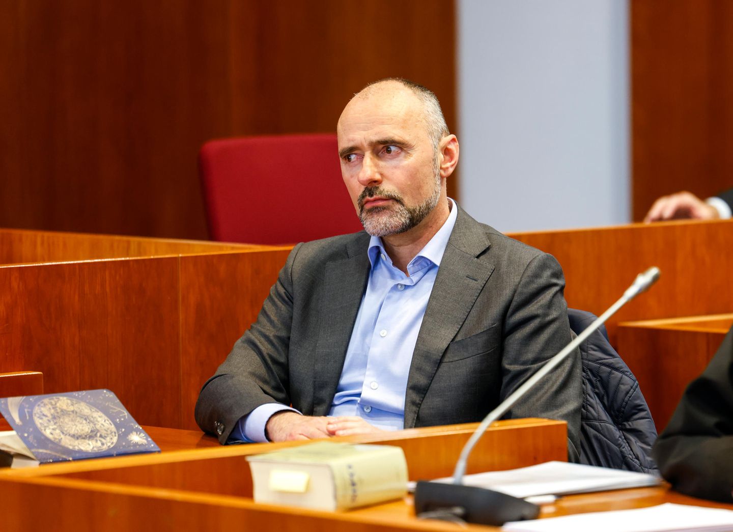 Cum-ex-Skandal: Bizarre Szenen im Prozess gegen Kronzeuge Kai-Uwe Steck - Capital.de