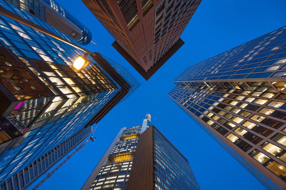 Unicredit stockt bei Commerzbank auf – folgt doch die Übernahme ... Unicredit stockt bei Commerzbank auf – folgt doch die Übernahme ...