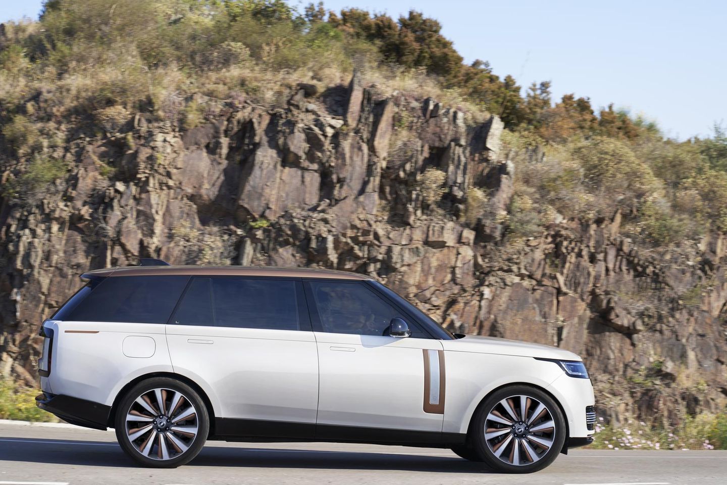 Neuwagen im Check: Range Rover SV L460 P550e - Capital.de