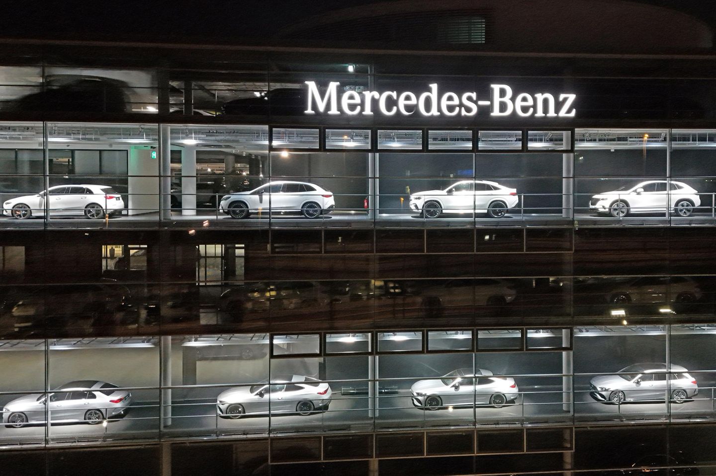 Mercedes-Gewinn bricht um fast 50 Prozent ein - Capital.de