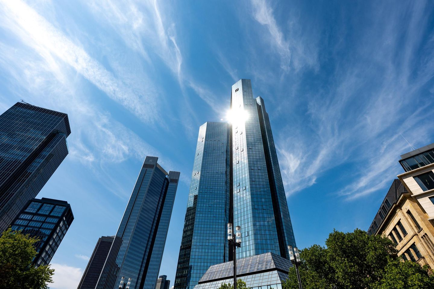 Deutsche Bank: Aktie bricht ein trotz mehr Gewinn als erwartet - Capital.de